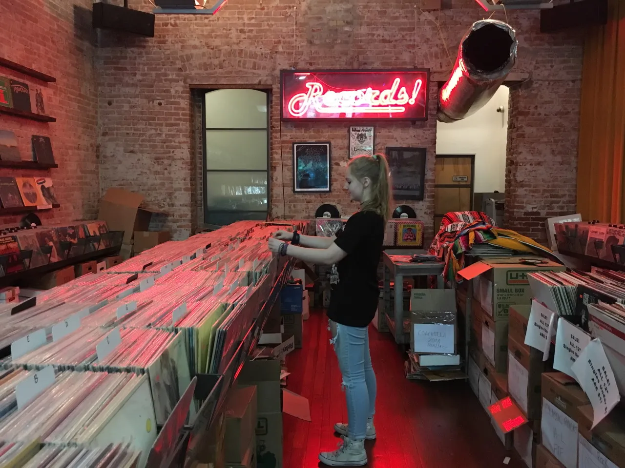 Discogs Independent Record Store Directory - Vinyl Record Press Media